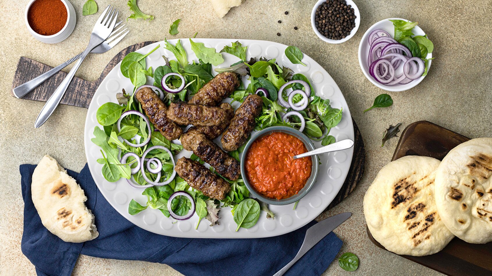 Cevapcici mit Fladenbrot vom Grill | Denner